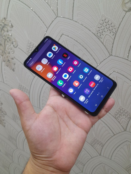 Samsung M12 Yaxshi holatda 32gb