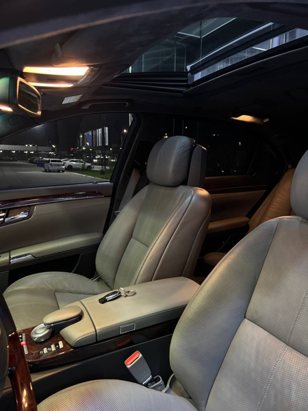 Mercedes Benz W221 S500 R20