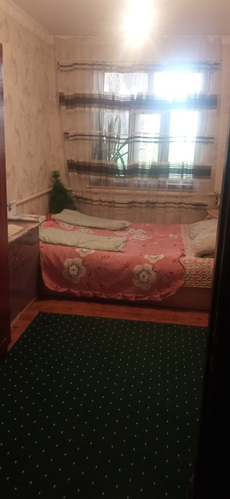 Uy sotiladi  3 xonali