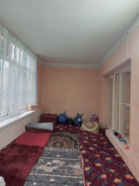 Каттакургон 3 хонали пишик кирпичный дом 2 этаж