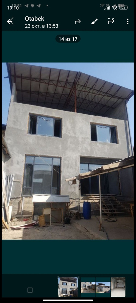 Yengi uy sotilad 3 etaj fasat 10 metr 30 uzunligi 6 xona uyi bor podvo