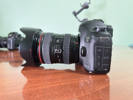 Canon 5d Mark iii (holati a'lo)