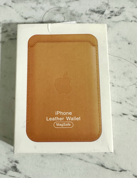Magsafe leather case