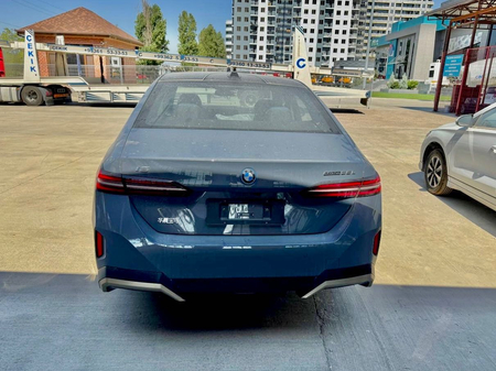 BMW i5 eDrive 35L 2024 В НАЛИЧИИ можно в кредит%
