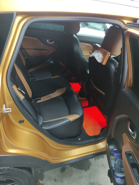 Lada xray cross zalatistiy oxiristiy