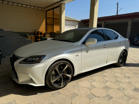 Lexus IS 300 срочно продаётся