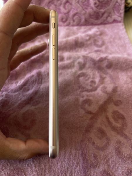 iPhone 8 64 76% bez karopka