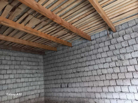 Uy 4 sotixli 10 xona