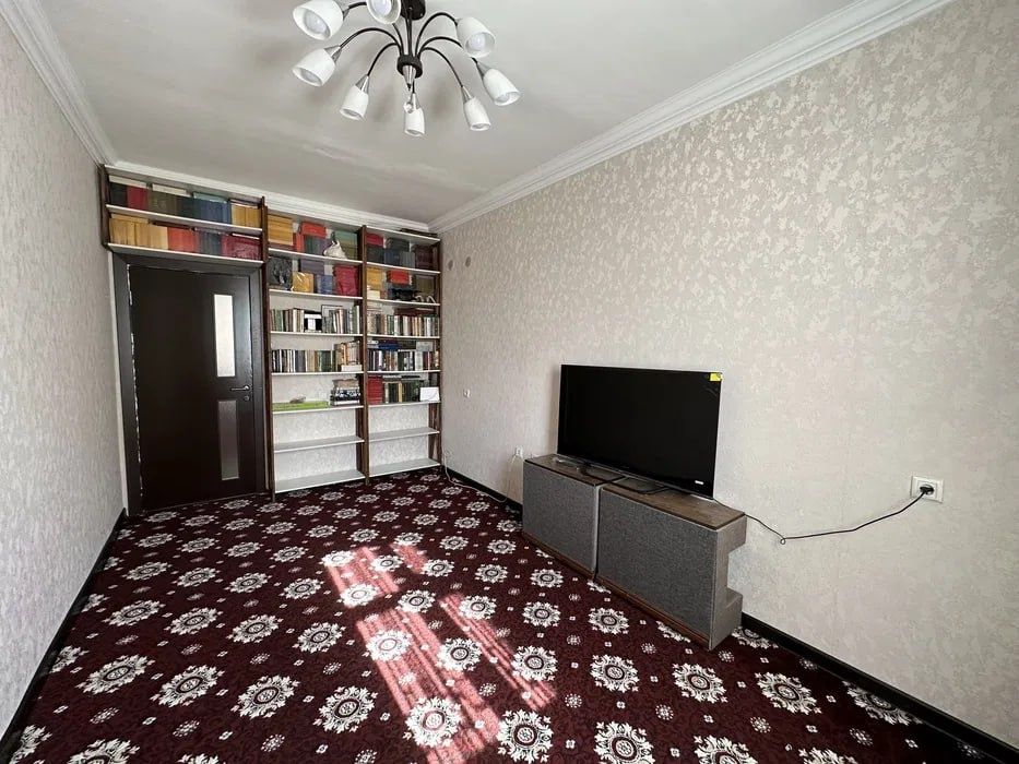 Сотилади. Сергели 5а.  3/4/7. 60м²