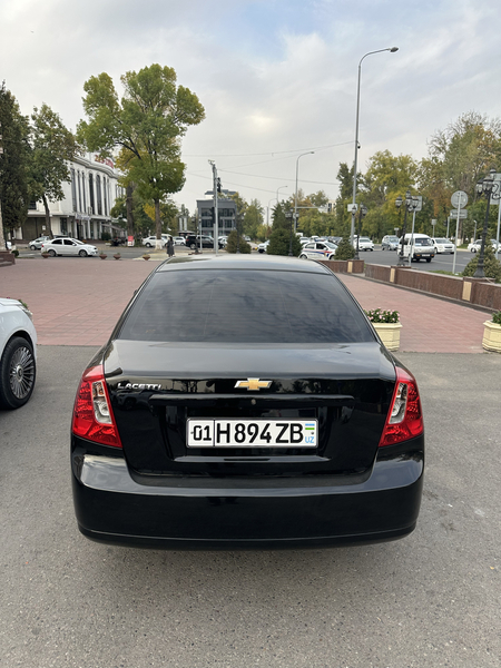 Jentra 3 poz sotiladi yoki variantga beriladi