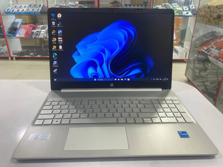Hp core i3 12 avlod pashti yangi noutbuk 8/256 ssdlik tez ishlaydigani