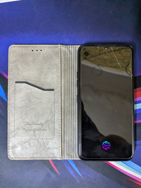 Lg V50S с трещиной на стекле