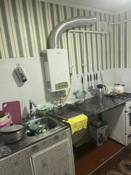 Срочно продам 1 ком кв 9мик 1 этаж 2х3 балкон улучшенной планировки