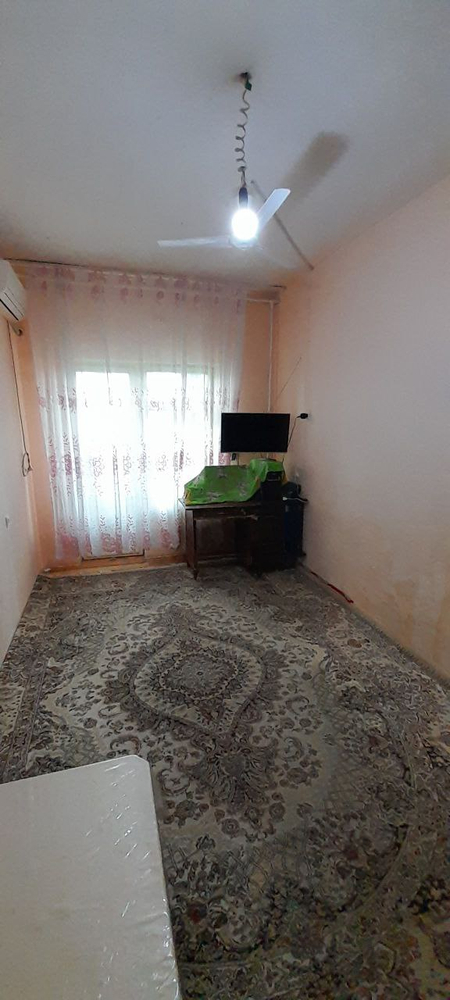 Икки хонали квартира сотилади.