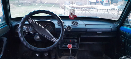 VAZ 21011 SEDAN ...
