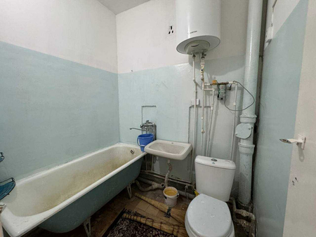 1 xonali kvartira sotiladi. e'lon id: 256192