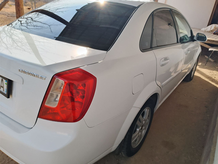 Lacetti sotiladi