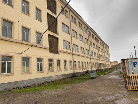 Продаю базу
Янгиюль
3 ж/д ветки
4 га
4 здания
25 000 м2
Собственность