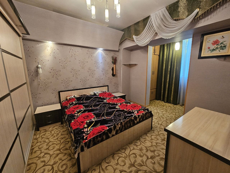 2 комн.ЦУМ,метро Ойбек,м.Космонавтов