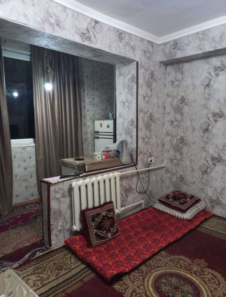 Юнусабад 2 квартал. Продается квартира 1/4/4