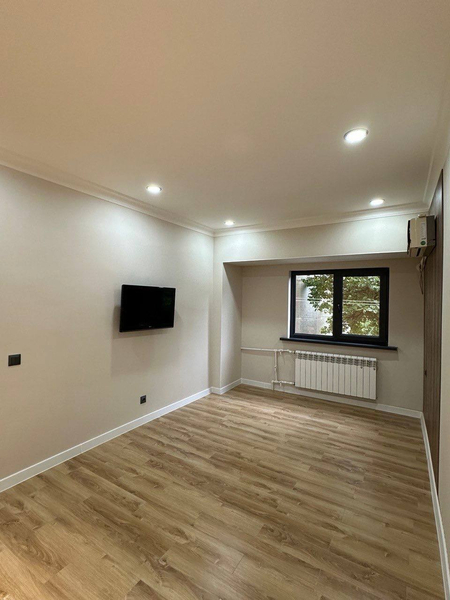 Продается 3х ком. квартира, ор-р:Ц12 Камолон Ош, 110м2
