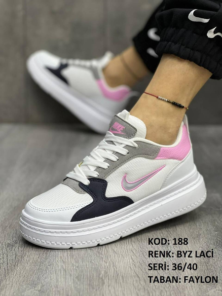 Кроссовки NIKE изготовитель Турция.