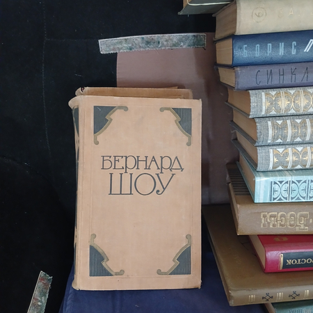 Книги, словари , Художественная литература. Цена разная