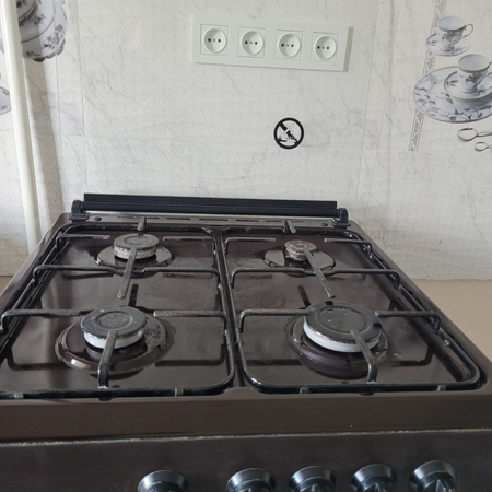 Продаю газовую плиту Артел