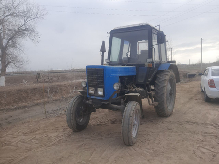 Mtz 80 sotiladi xama joyi naxadi