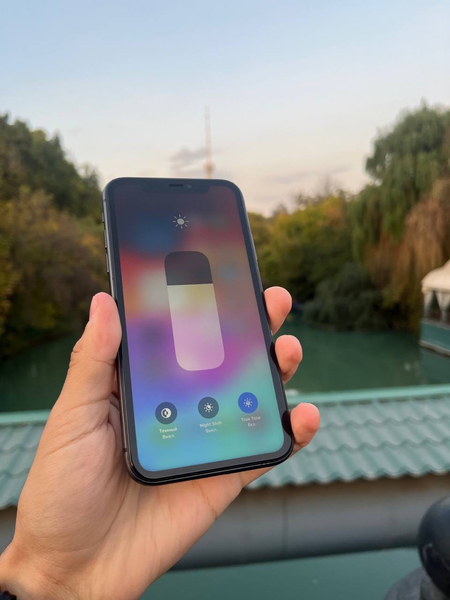 Iphone 11 black 64 yaxshi