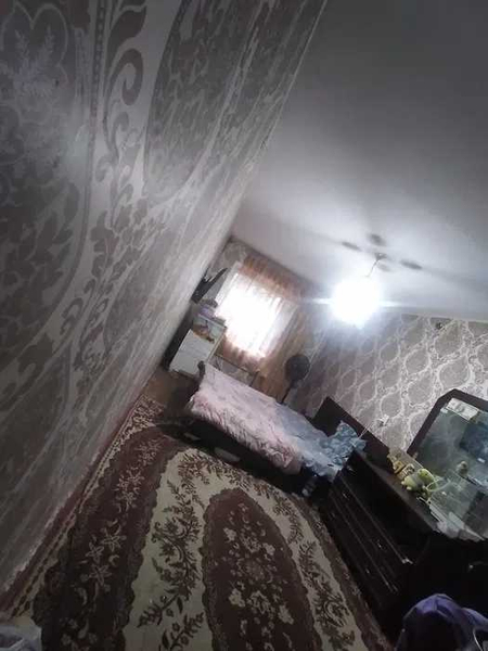 Продается квартира в бывшем общежитии на 4 этаже.