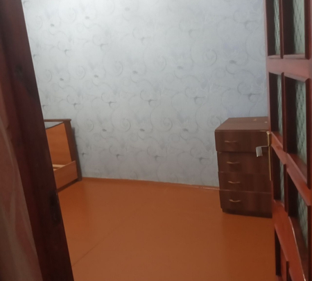 Срочно  продаётся  юнусабадский  район  13 квартил 3/2/9 А Дониш