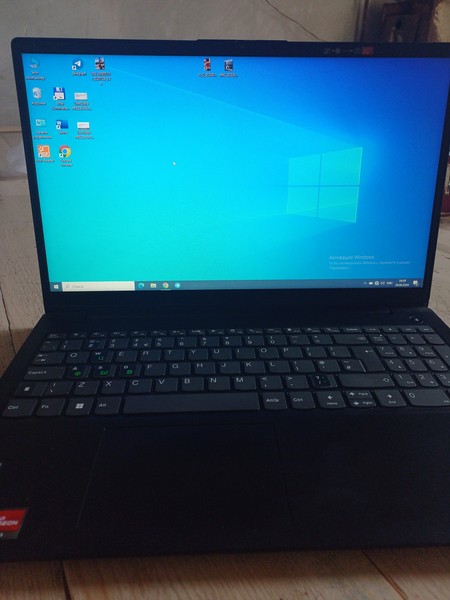 Lenovo V15 noutbook