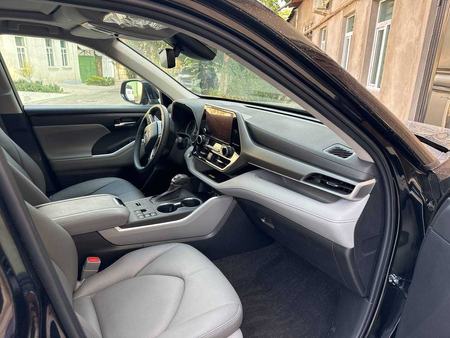 Toyota Highlander Hybrid GLE 2023 год Сборка Америка