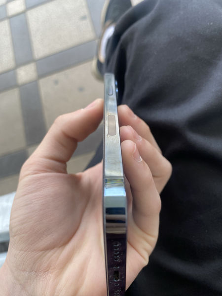 Iphone 12 pro sotiladi