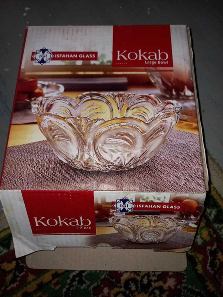Продам 2 новые вазы стеклянные