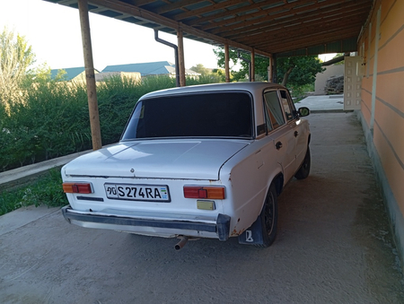 Mashina egardan yurib durubdi