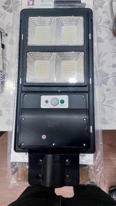 Projektor 200 watt Quyosh panellik