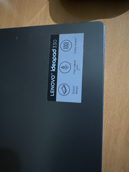 Noutbuk Lenovo ishlatilgan xolati yaxshi yengidan kop ishlatilmagan