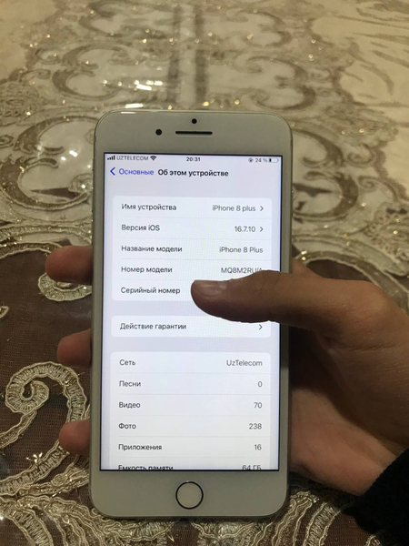 Продается айфон 8 +