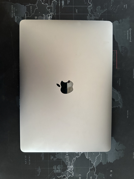 Macbook pro M2. 8/256