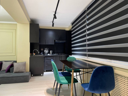 Продается 3/2/4 кирпич 80кв ,метро Ойбек