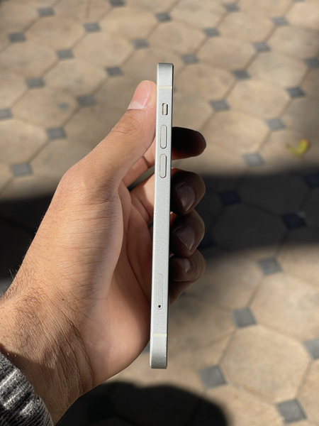Iphone 12 64gb  karopka bor