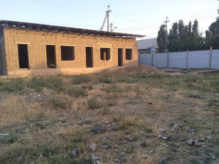 Uchastka sotiladi