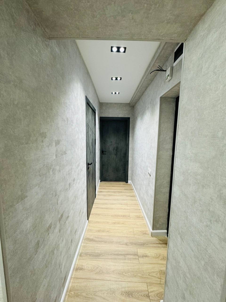 Продам квартиру в кирпичном доме на Ц4