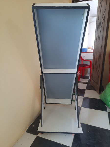 Kiyim dukon uchun o\\\'yna sotiladi