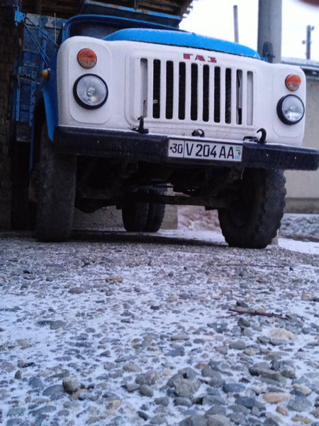 Gaz 52 holati zur yurib turgan moshin