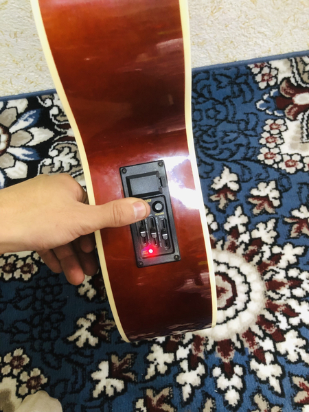 Samarqand gitara sotiladi