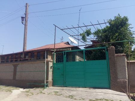 Продаётся дом, участок