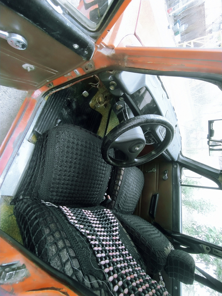 Moskvich 412 holati yaxshi